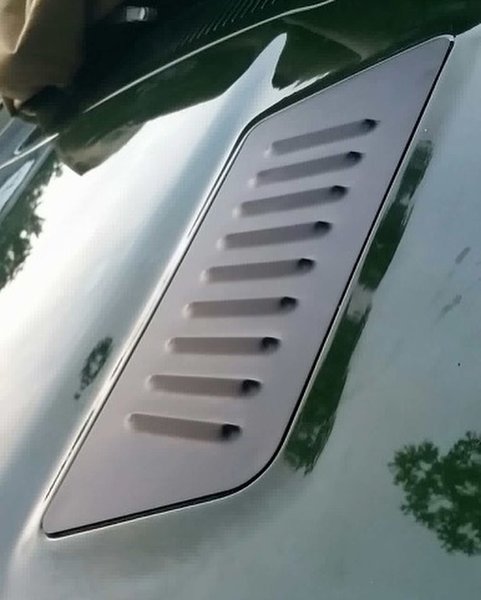 280Z HOOD VENTS (LOUVERS)